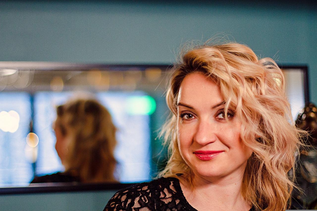 Comment teindre ses cheveux en blond à la maison